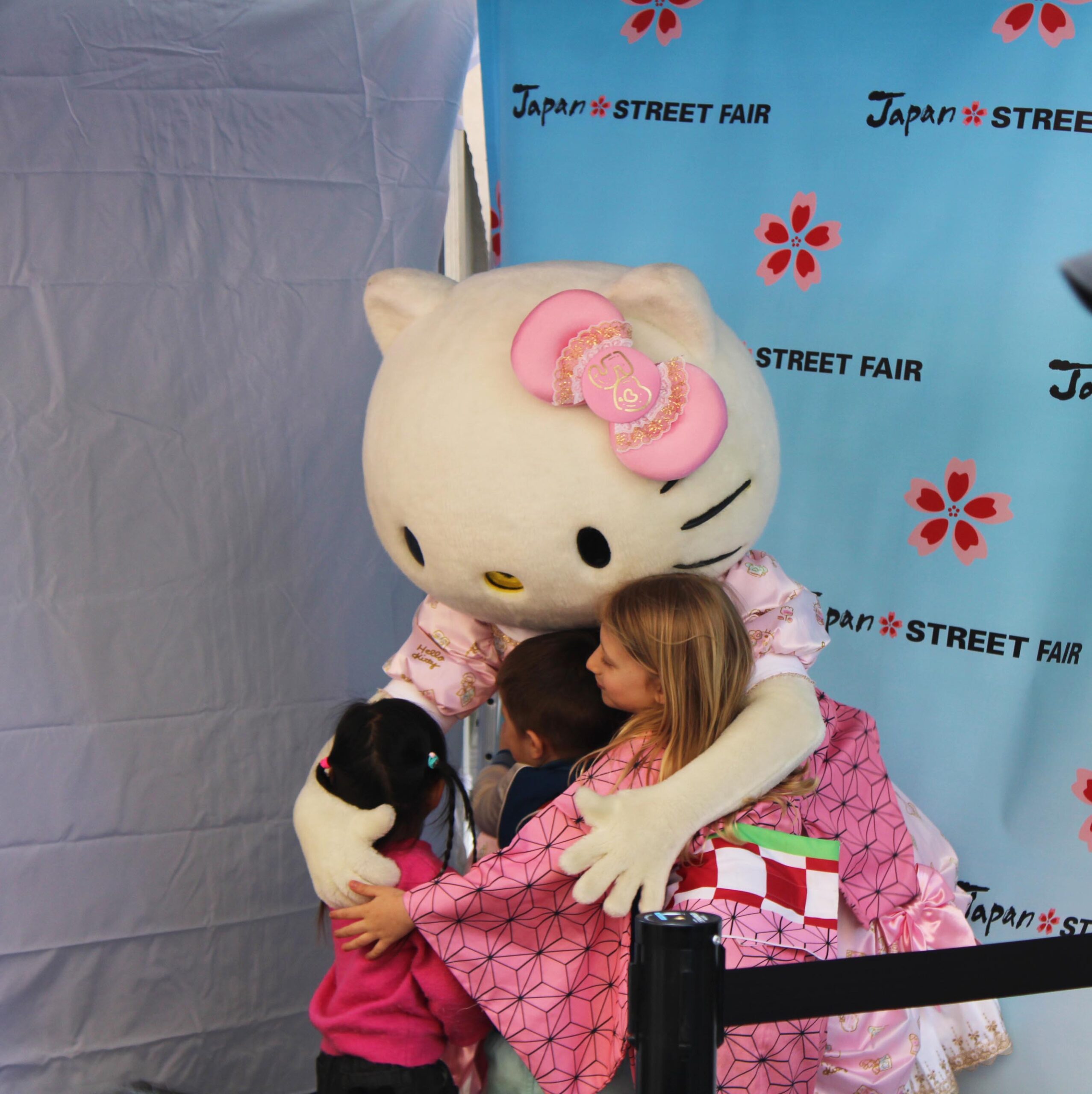 Kids taking pics with Hello Kitty | World Liberty TV - Multicultural ...